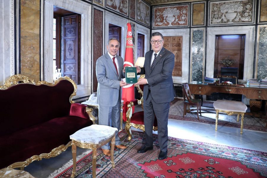 Le Président De Lassemblée Reçoit Lavocat En Cassation Et Professeur émérite Mohamed Hamouda 